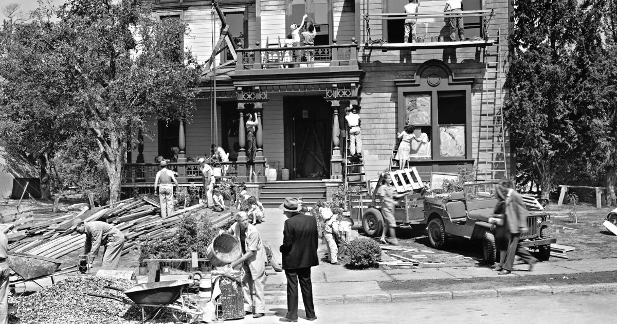 OUR OLD HOUSES ARE BUILT FROM OLD GROWTH WOOD - Bungalows 101